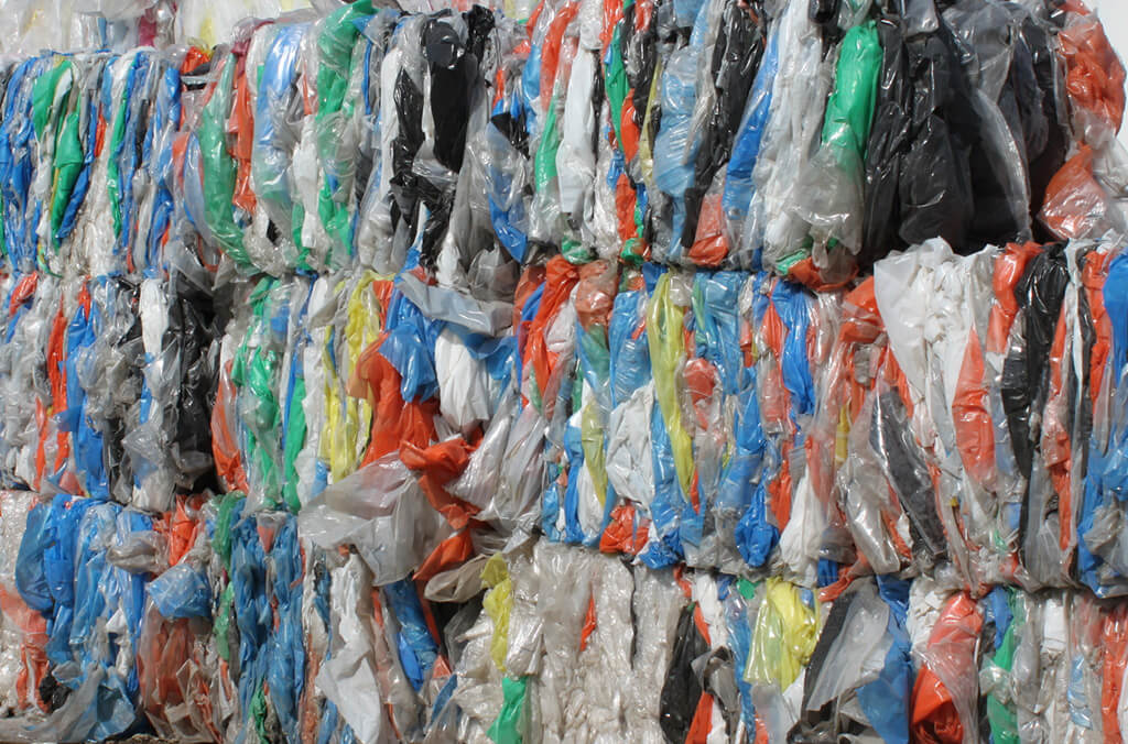 A Complete Guide to Plastic Shredders in the Recycling Industry